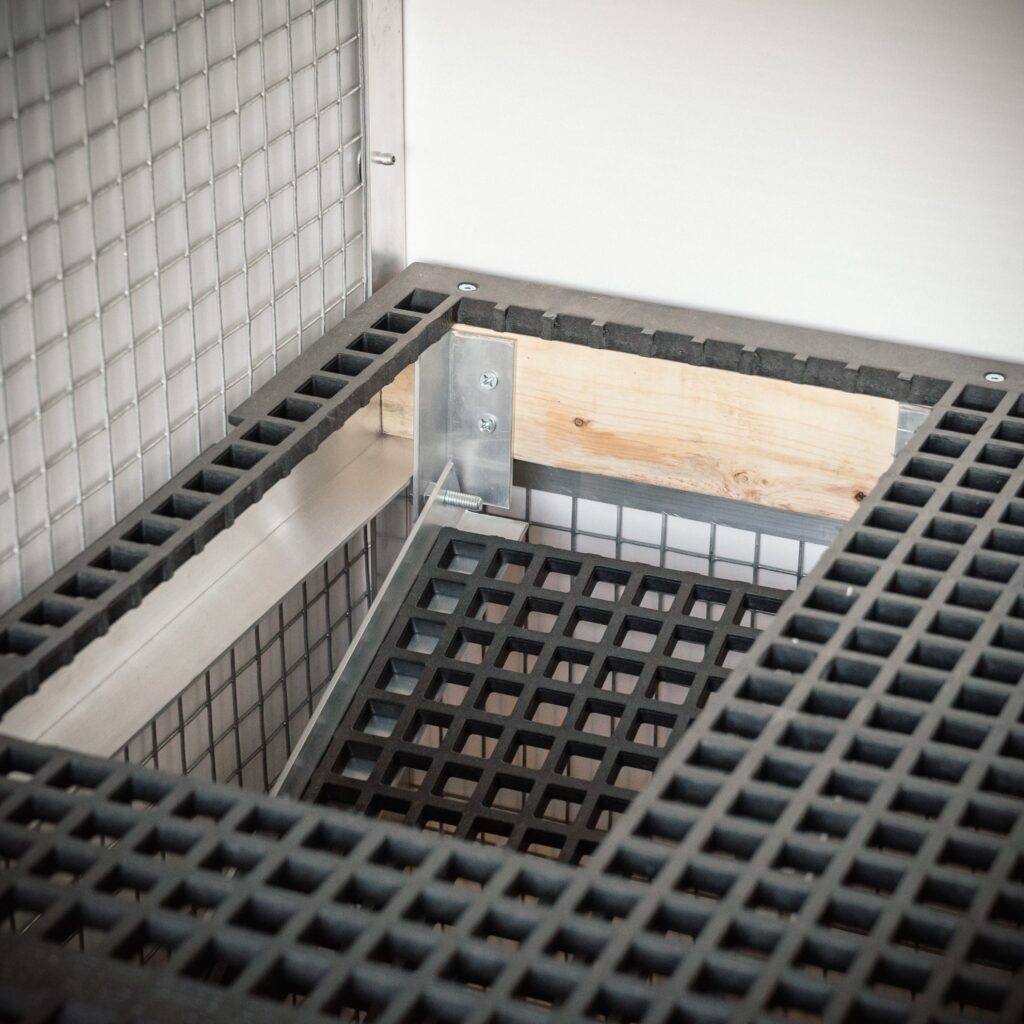 The EggCart’n Classic Chicken Tractor | Stress-free | Lightweight