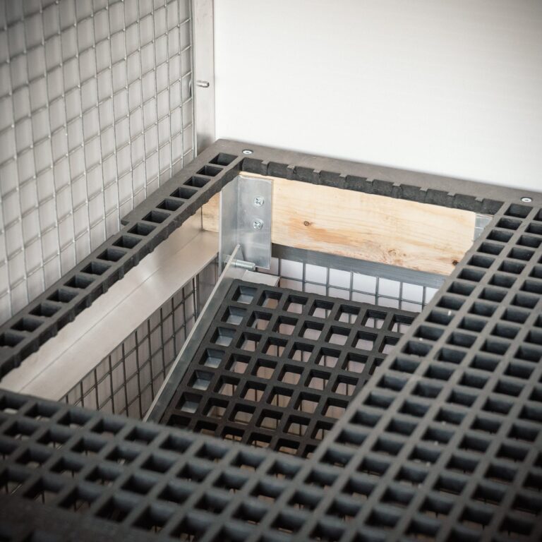 The EggCart’n Classic Chicken Tractor | Stress-free | Lightweight